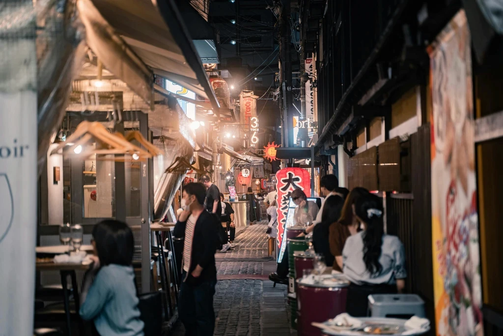 Tokyo Standing Bars: Reading Cover Charges Like a Local
